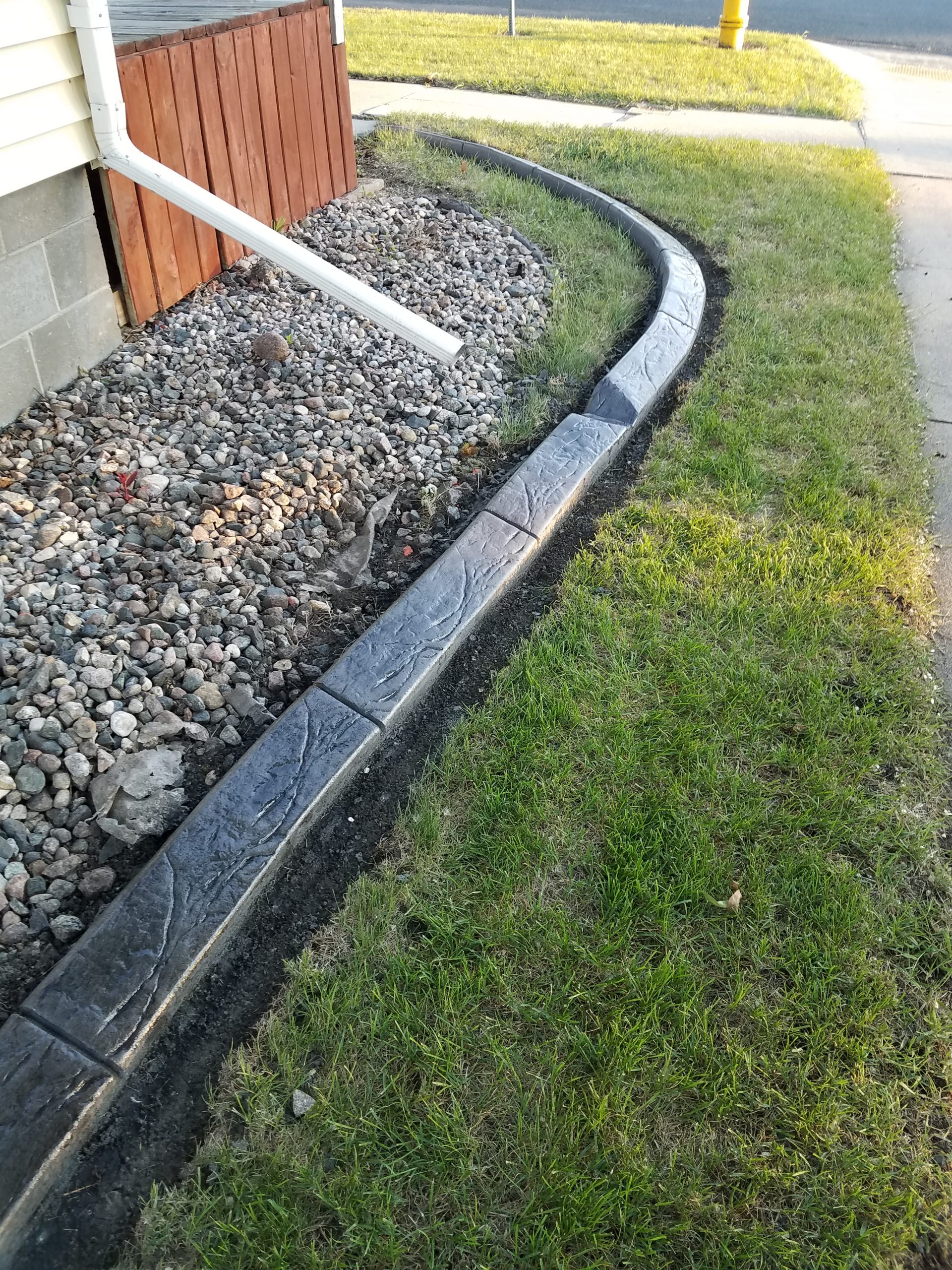 20180606_203746 - Edgline Landscape Borders