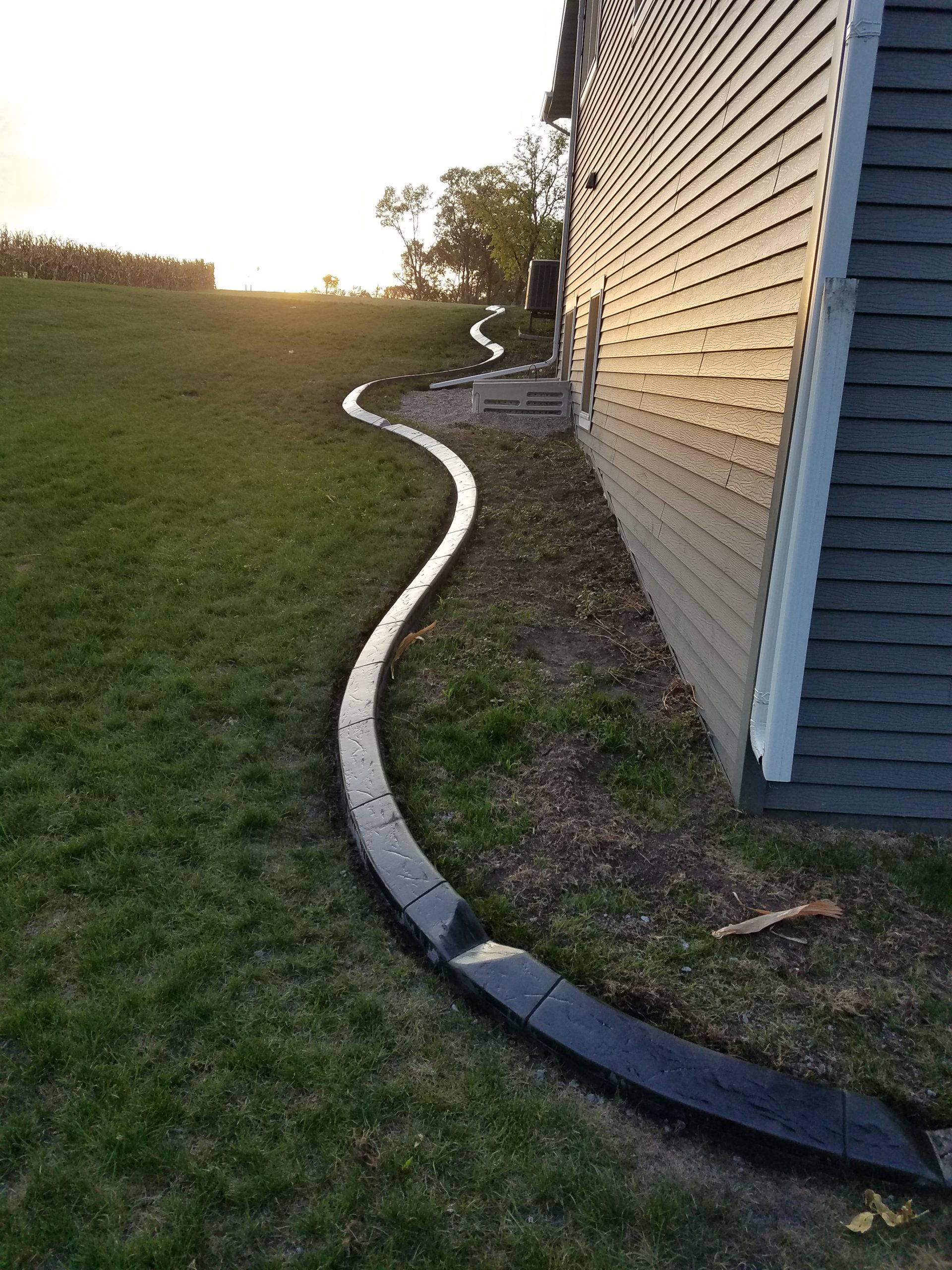 20180918_191748 - Edgline Landscape Borders